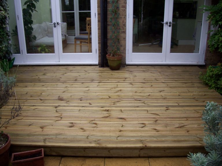 Decking – Garden Gurus | Creative Landscape Construction